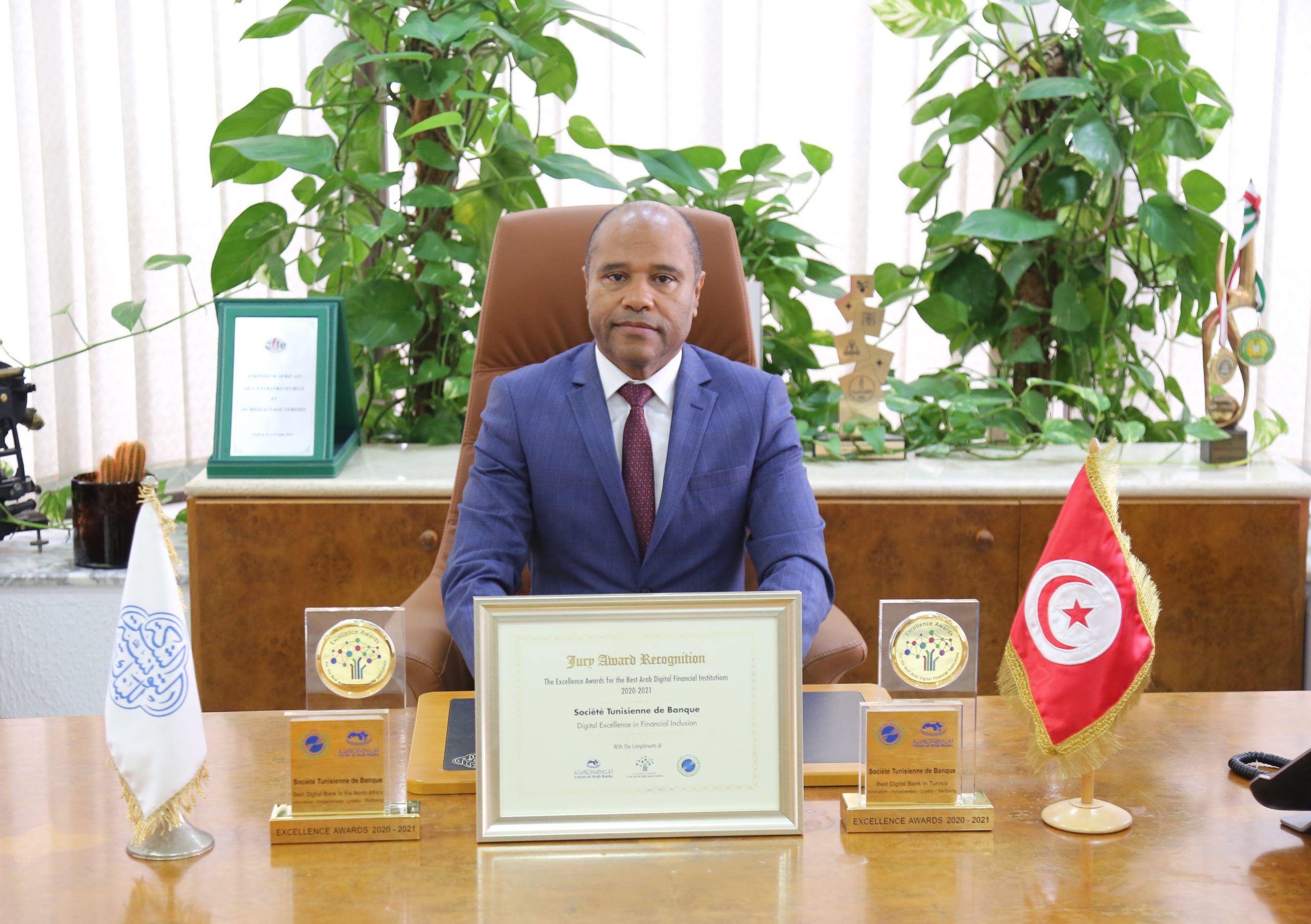 La STB élue “meilleure banque digitale” en Tunisie et en Afrique du ...