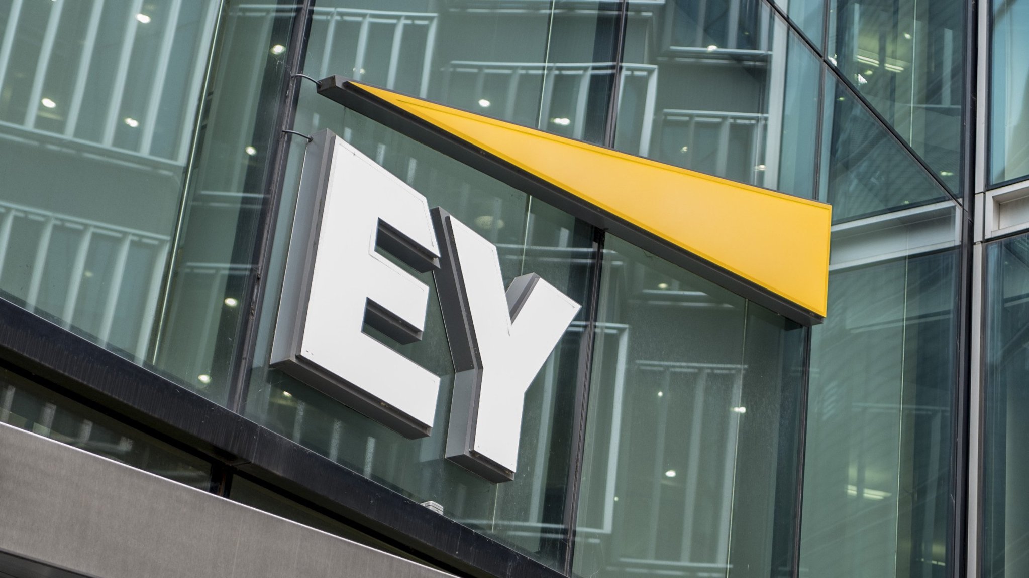 EY étudie sa scission en deux entités indépendantes - Managers