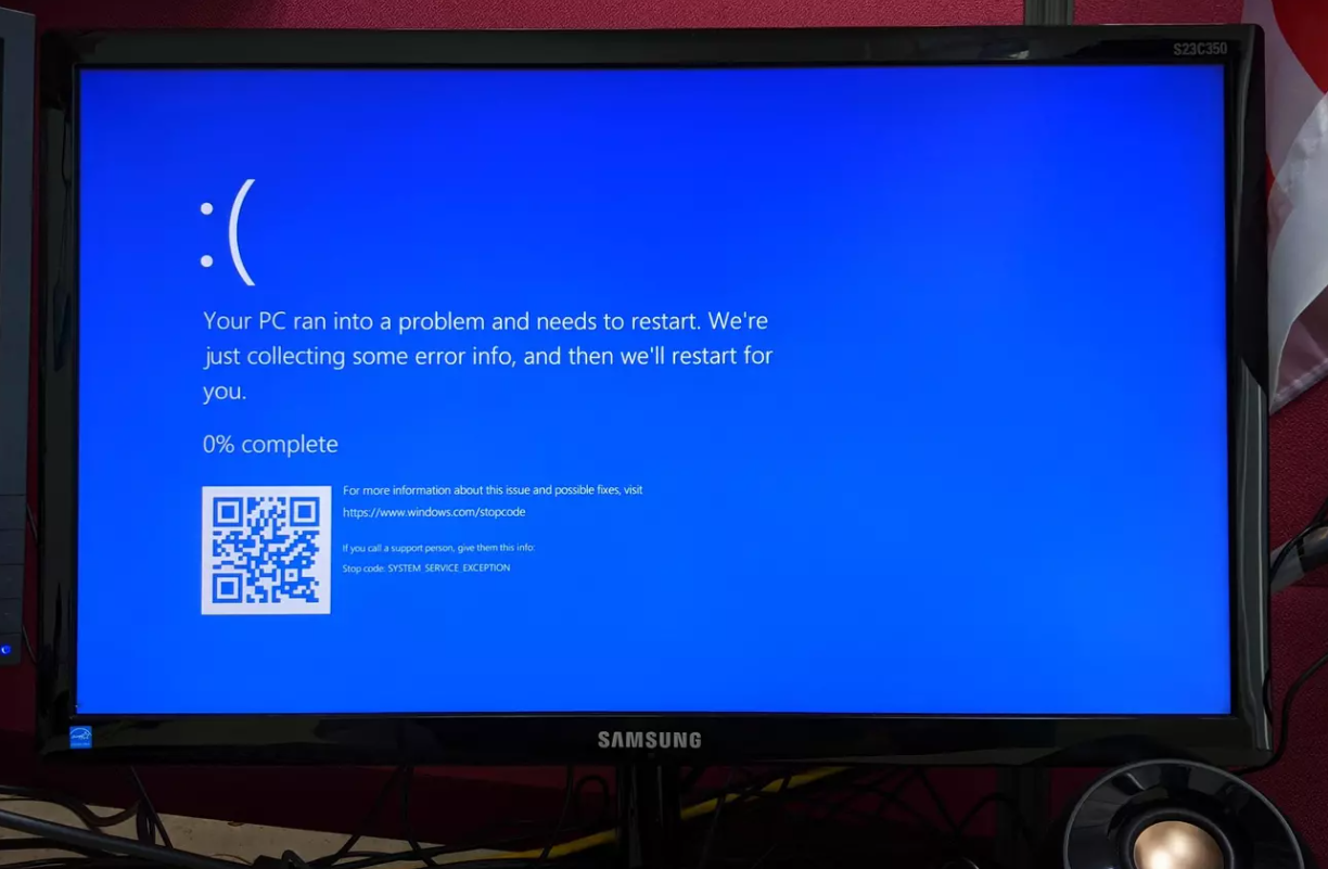 Blue Screen and Error Message Microsoft at the Origin of a Global ...